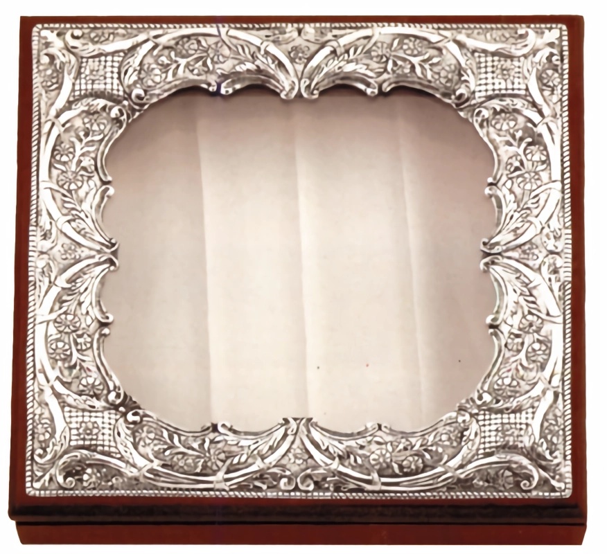 Silver Crownbox Square Design | OramaWorld.com