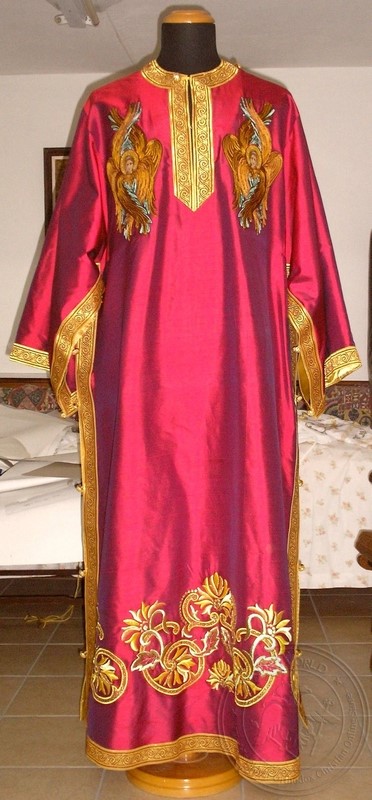 Dahlia with Exapteryga - Deacon Robe | OramaWorld.com