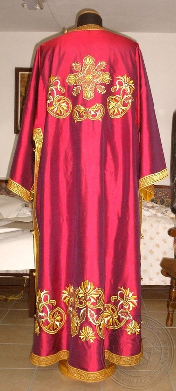 Dahlia with Exapteryga - Deacon Robe | OramaWorld.com